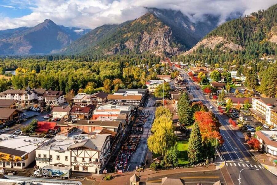 From Vancouver: Leavenworth & Premium Outlets 2-Day Tour - The Shopping Spree at Seattle Premium Outlets