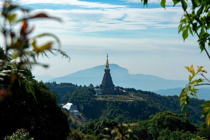 Full-Day Doi Inthanon National Park Tour with Trek and Pagodas - How the Tour Feels in Practice