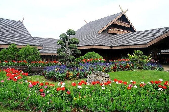 Full Day Group Tour in Chiang Rai - Itinerary Breakdown: What to Expect at Each Stop