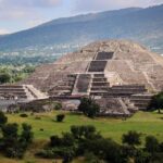 Full-Day Teotihuacan & Basilica Guadalupe Tour - Exploring the First Stop: Plaza de las Tres Culturas