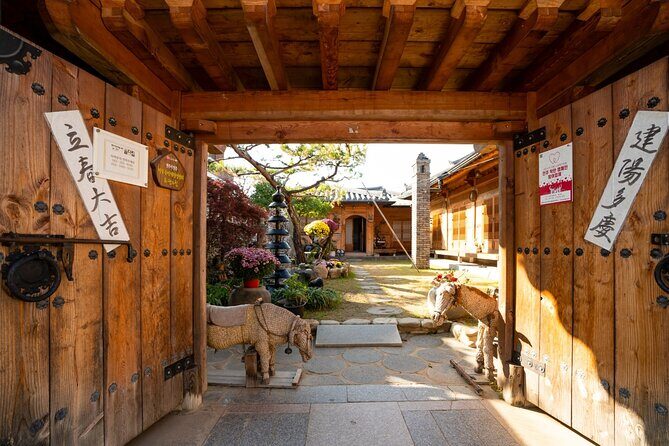 Full Day Tour Jeonju Hanok Village, Wansan Park and Gakwonsa - Practical Aspects and Value