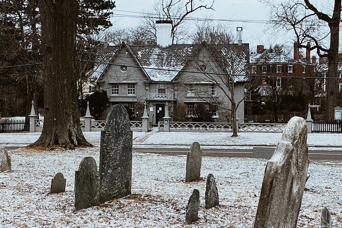 Ghosts of Christmas Past a Haunted Holiday Stroll in Salem - Who Should Consider This Tour?