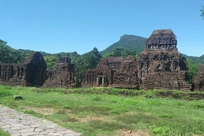 GOLDEN BRIDGE-COCONUT JUNGLE-HOI AN-NIGHT MARKET-Private Transfer - Who Should Consider This Tour?