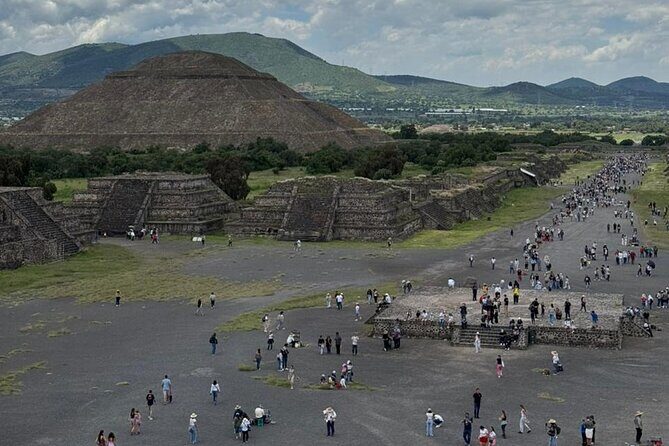 Guided Tour in Area with Cave Breakfast and CDMX Transportation - Analyzing the Value