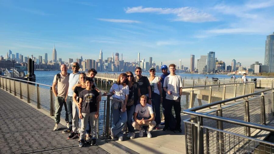 Guided tour in French of Brooklyn Bushwick and Williamsburg - Exploring Brooklyn’s Heart: The Street Art of Bushwick