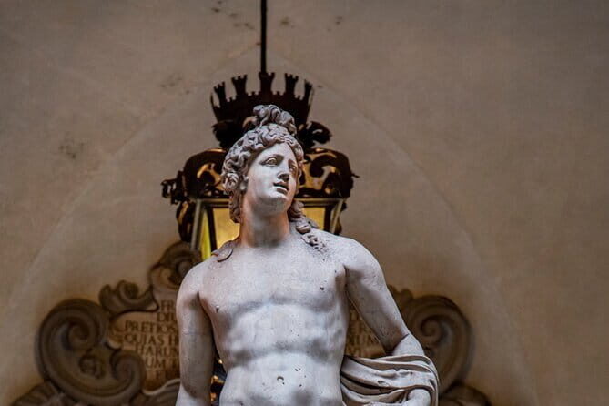 Guided Tour of Florence by Night - Experience and Group Dynamics