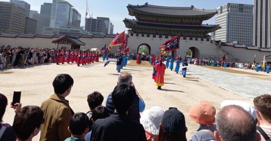Gyeongbokgung-Folk Museum-Bukchon-Jogyesa temple in Insadong - Who Would Love This Tour?