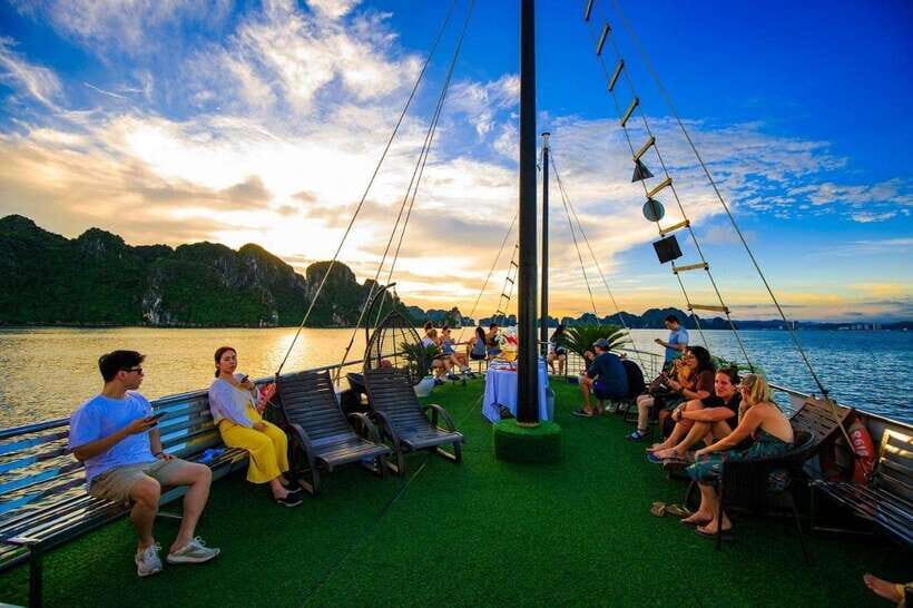 Ha Long Luxury Cruise with Kayaking, Swimming and Lunch - Exploring the Itinerary in Detail