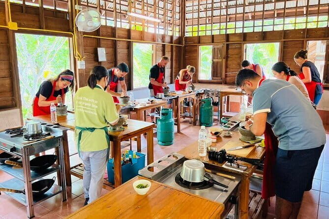 Half Day Chiang Mai Thai Cooking Class with Market & Farm - The Setting: Why the Farm & Mountain Views Matter
