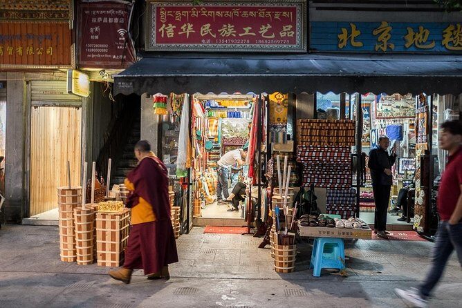 Half Day City Walk to Experience Chinese Taoism and Tibetan Culture - Authentic Cultural Encounters