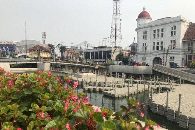 Halfday Trial of Old China town with FREE SNACK & SOUVENIR - What to Expect: A Typical Day
