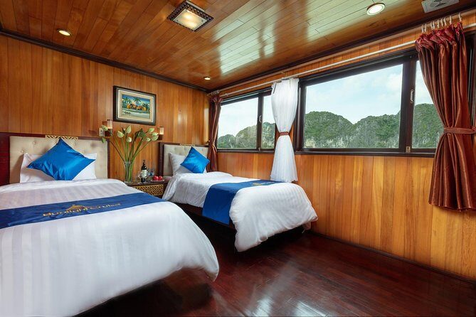 Halong bay deluxe cruise 2 days/ 1 night: kayaking, titop island, surprise cave - What Reviews Tell Us
