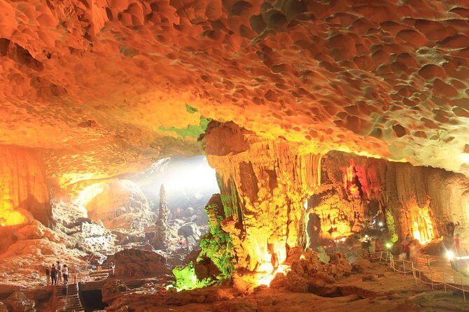 Halong bay Full Day Cruise trip: kayaking, surprise cave, titop island, lunch - Navigating the Crowds and Environmental Concerns