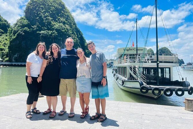 Halong Light Cruise - Luxury Day Tour From Hanoi With Expressway - The Return to Hanoi