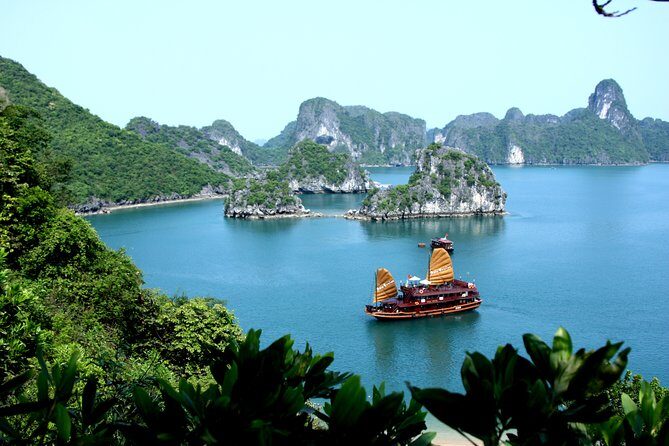 Hanoi  Halong Bay  Tam Coc  Hoa Lu 4 Days 3 Nights - Day 2: Crashing into the Natural Wonder of Halong Bay