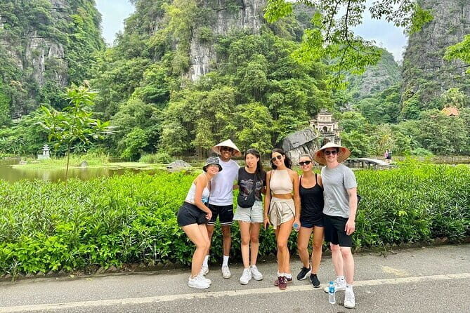 Hanoi: Private Luxury Day Trip to Tam Coc, Mua Caves, Bich Dong - The Practicalities