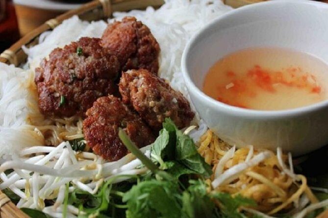 Hanoi Private Walking Tour: Street Food (HOT HOUR PROMOTING) - What Travelers Love Most