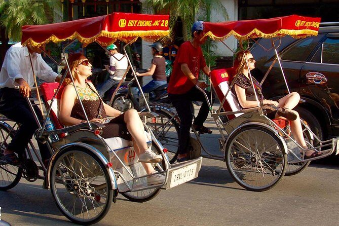 Hanoi Street Food Tour with Train Street - Discovering Hanoi’s Food Scene: What the Tour Offers