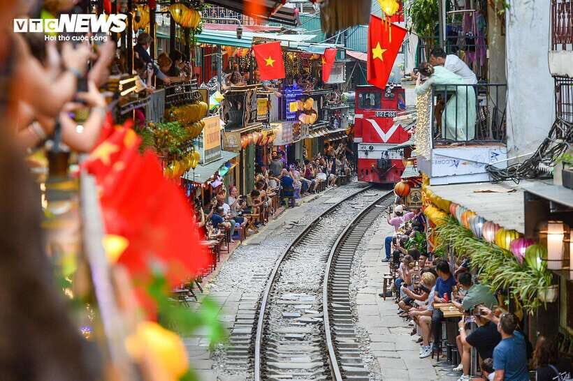 Hanois Must-Visit Spots & Untold Tales from the Vietnam War - Frequently Asked Questions