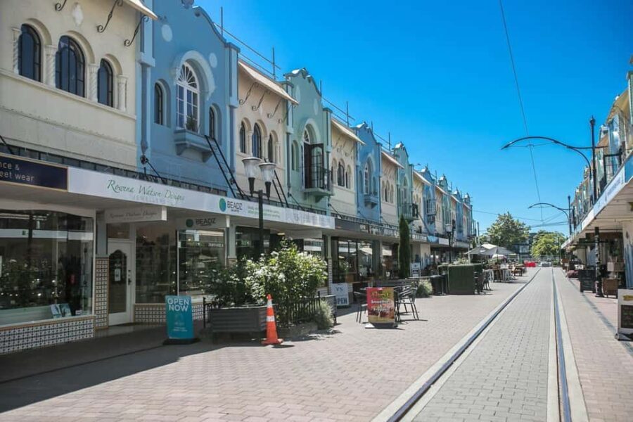 Heartbeat of the City: Private Christchurch Walking Tour - Exploring Christchurch’s Natural Beauty: Christchurch Botanic Gardens