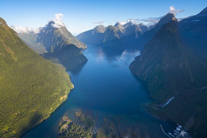 Helicopter Transfer from Milford Sound Airport to Te Anau - A Closer Look at the Helicopter Experience