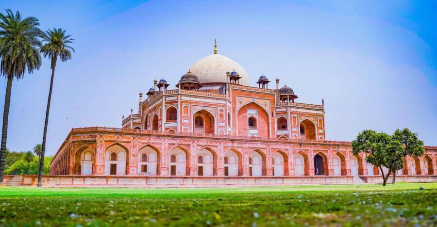 Heritage & Modern Delhi: Full-Day Private City Tour - Transition to New Delhi: Architectural Grandeur