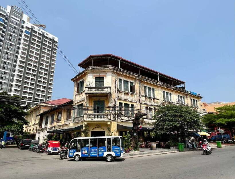 Heritage tour of Phnom Penh in electric bus - What You Can Expect During the Tour