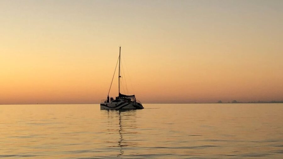 Hervey Bay Champagne Sunset Sail - The Scenic Stops and Marine Life Encounters