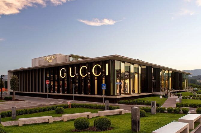 Hire a driver for The Mall Outlet - Limousine Service Florence - Why Choose This Service?