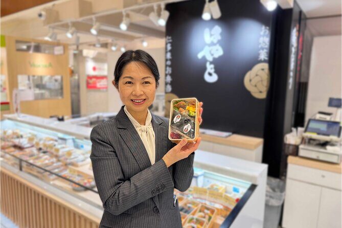 Hiroshima 6hr Private Guided Tour & Food Tasting with Concierge - What to Expect from the Logistics