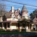 Historic Oakwood: History & Architecture Tour - An In-Depth Look at the Historic Oakwood: Architecture & History Tour
