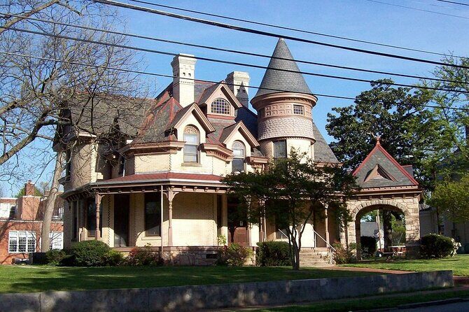 Historic Oakwood: History & Architecture Tour - An In-Depth Look at the Historic Oakwood: Architecture & History Tour
