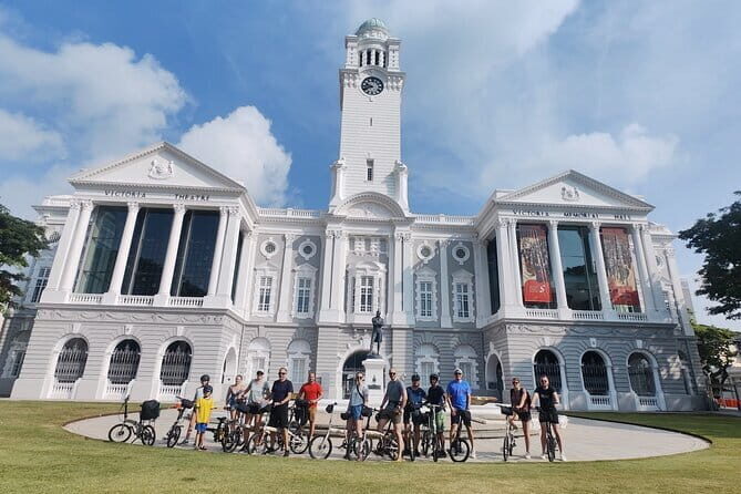 Historical Marina Bay and East Coast Bike Tour with Lunch - An In-depth Look at the Tour Experience