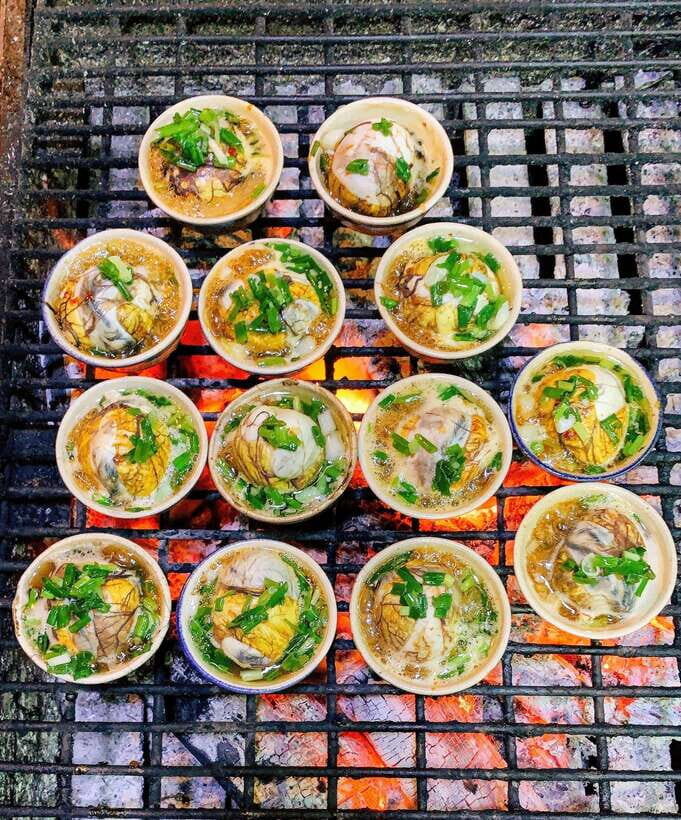Ho Chi Minh City: Extreme Food Tour On Scooter - The Guided Scooter Experience: Moving Through the City