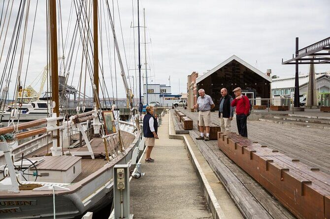 Hobart Historic Walking Tour - The Guides: Knowledgeable and Engaging