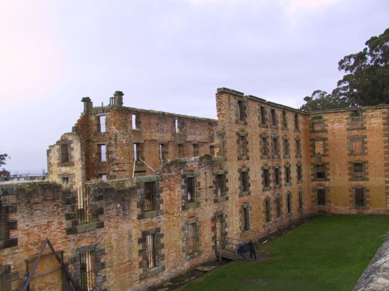 Hobart: Port Arthur, Harbor Cruise and Isle of the Dead Tour - Itinerary Breakdown: What to Expect Each Step of the Way
