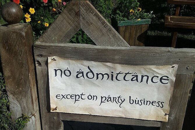 Hobbiton Movie Set and Waitomo Glow Worm Caves Tours Private SUV - The Itinerary: What to Expect