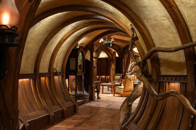Hobbiton Movie Set Tour with lunch from Auckland - Transportation and Group Size: What It Means for You