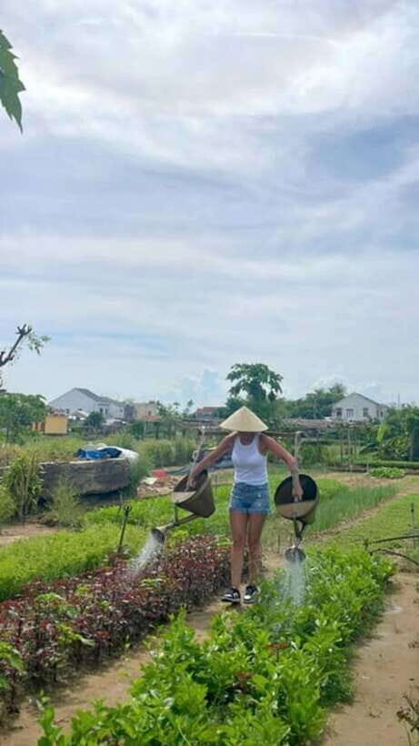 Hoi An Biking Countryside Cooking Class in Tra Que Vegetable - Cycling Through Rice Paddies and Village Life