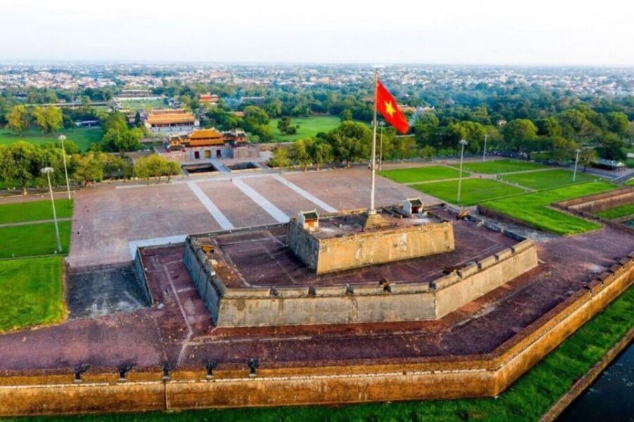 Hoi An / Da Nang : Hai Van Pass & Hue City Sites Deluxe Tour - Transportation and Group Size