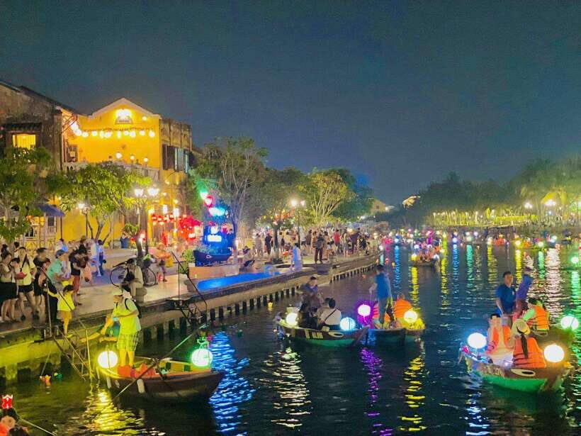 Hoi An: Hoai River Boat Ride with Flower Lantern Release - What You Get and Whats Not Included