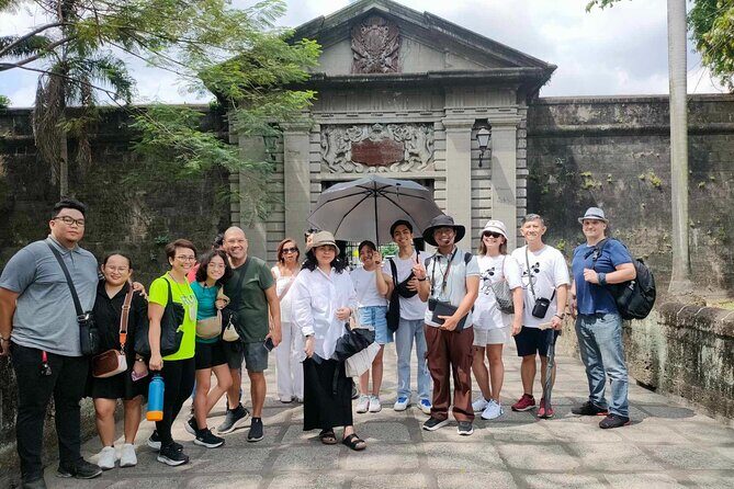 Hola Intramuros Historical Tour - Puerta de Santa Lucia: Walking the Walls