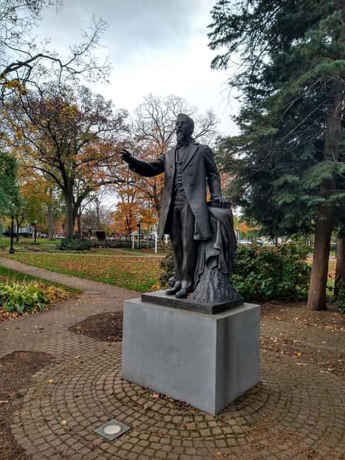 Holland, MI: Walking Tour with Hope College and Parks - What the Tour Offers in Value