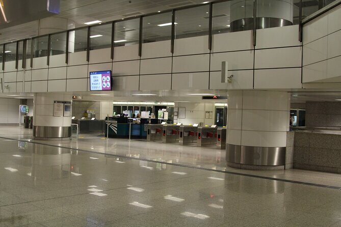 Hong Kong Airport Express E-Ticket - A Day in the Life: What to Expect During the Ride