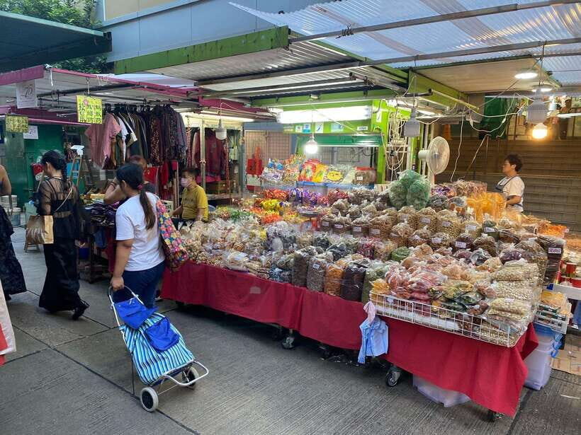 Hong Kong Island & Kowloon in 6 hours : Local Food & History - Why This Tour Is a Good Deal