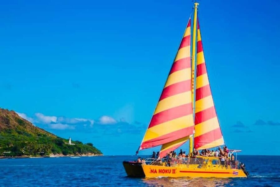 Honolulu: 1-Hour Friday Night Fireworks Cruise with Drinks - Setting Sail in Honolulu: A Closer Look