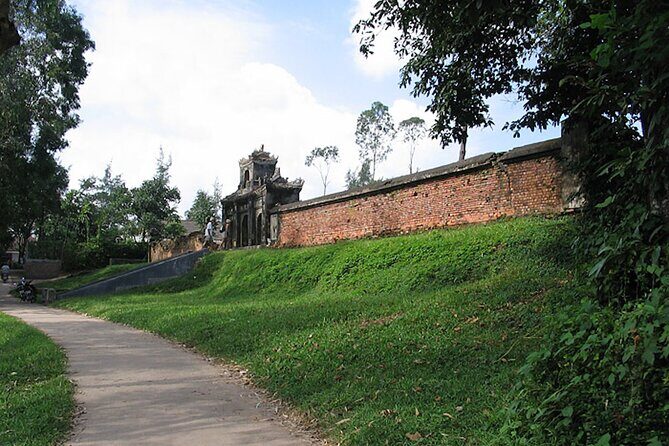 Hue: Half-day Thuy Bieu Village Cycling Adventure - Cycling Through the Hue Countryside