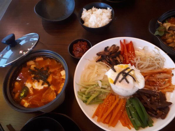 Hue Heritage & Food Adventure: 2Day Imperial Citadel & Royal Tomb - Authentic Experiences and Local Insights