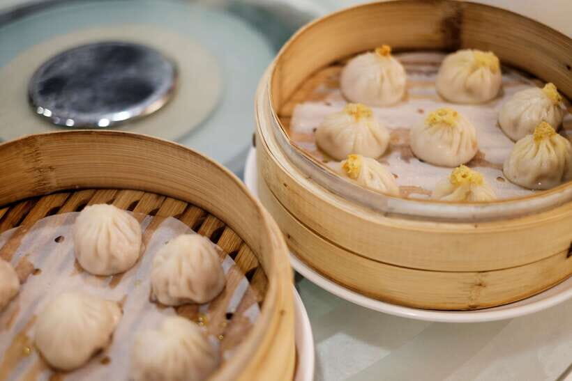Iconic Food Tour: Local Street Food, Drinks & Sites - Breakdown of the Itinerary
