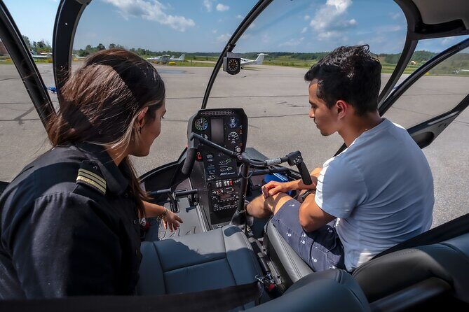 Introduction to helicopter piloting in Gatineau-Ottawa - Who Will Love This Experience?